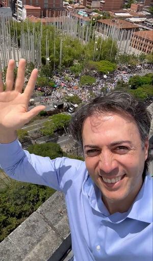 Impactante: en Medellín, la marcha contra el Gobierno Petro sacó a las ...