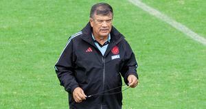 Nelson Abadía no se calla: respondió si les pidió plata a las jugadoras ...