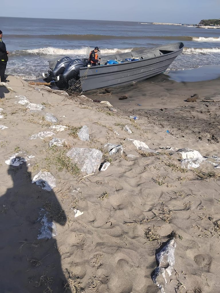 Lancha cargada de ACPM con ciudadanos costarricenses naufragó en el ...