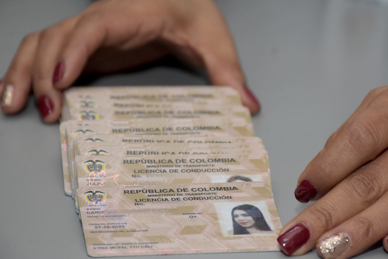 Los papeles que necesita para circular en una moto en Colombia - Semana