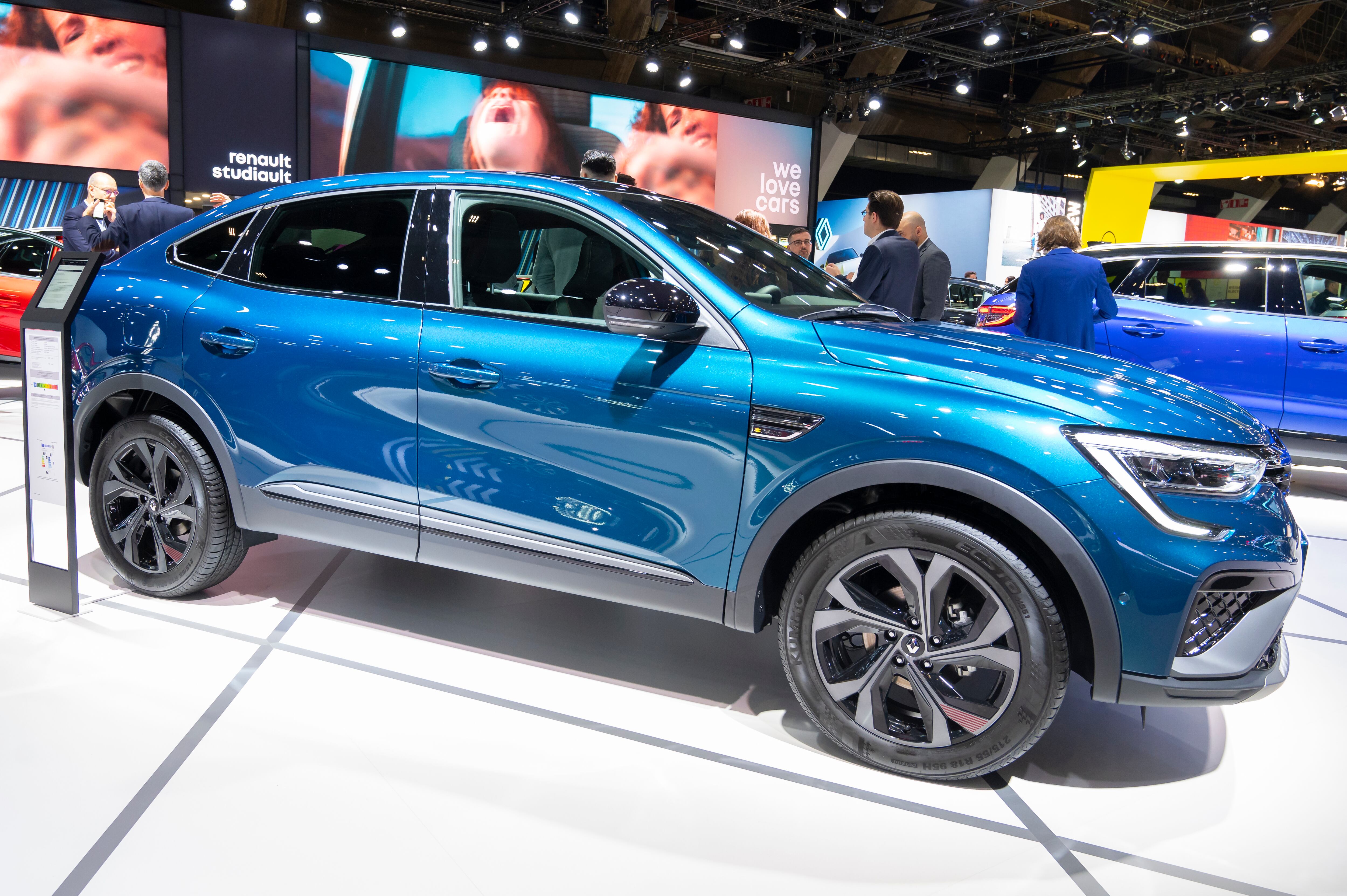 Renault Arkana, el primer híbrido de la marca francesa en aterrizar en ...
