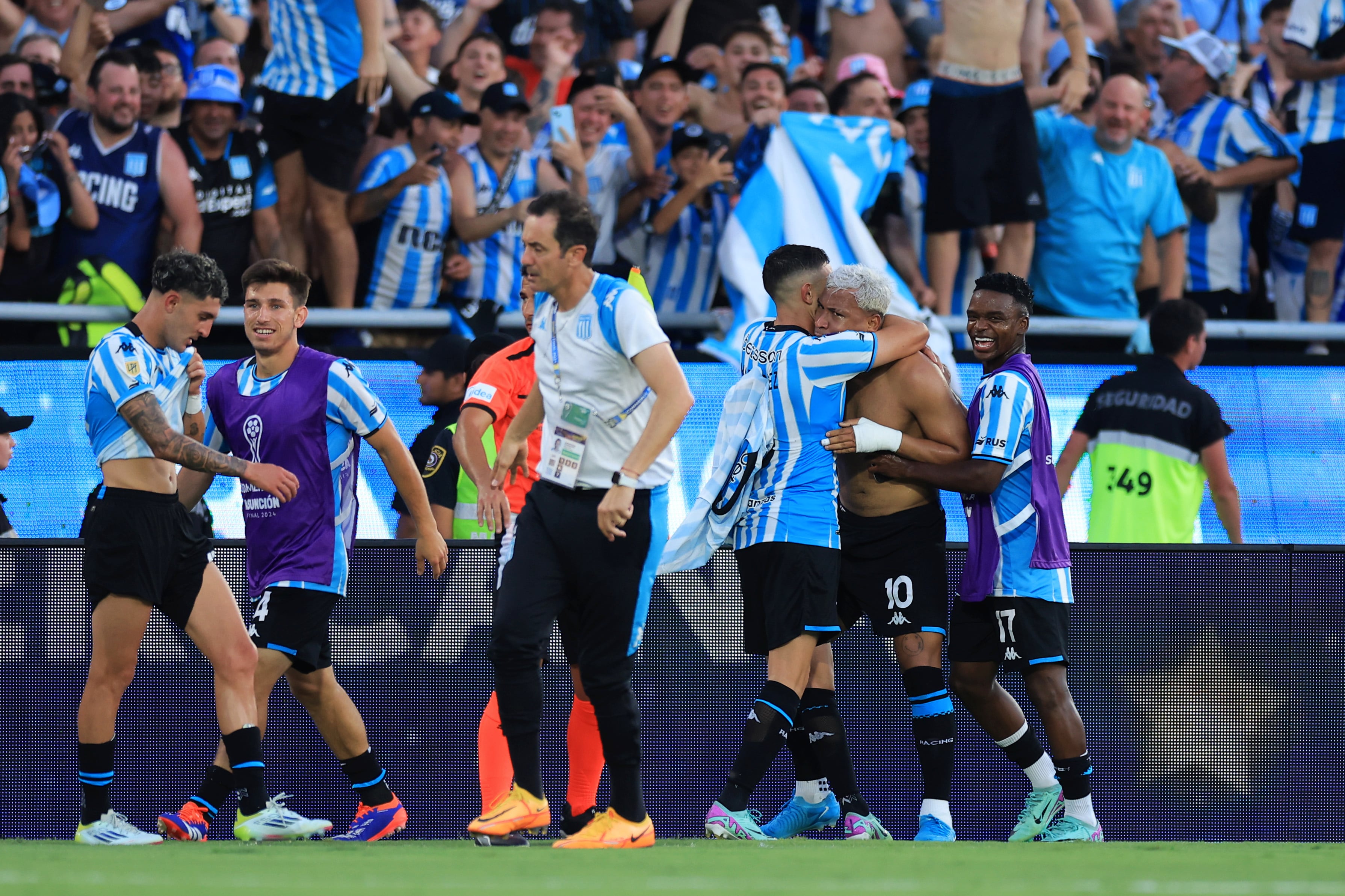 Racing, de la mano de JuanFer Quintero y Roger Martínez, se proclamó ...