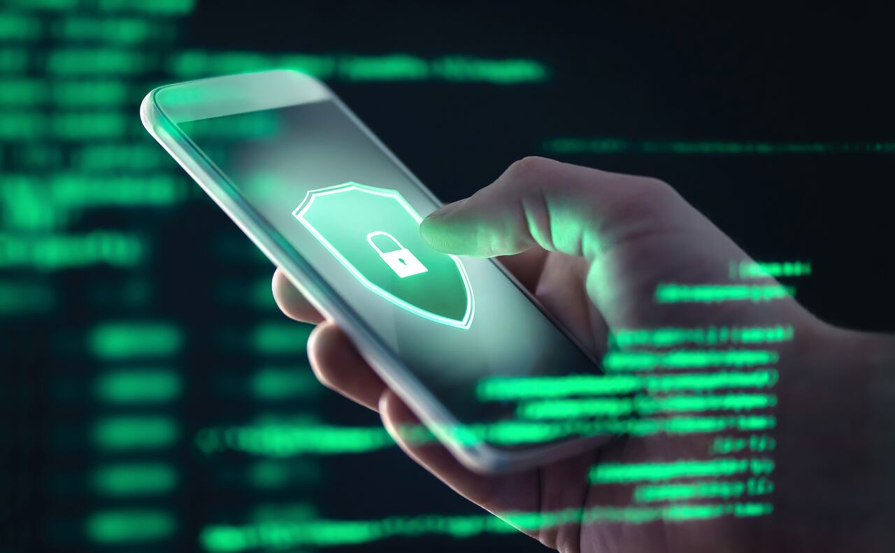 Así es como se oculta malware en fotos que se envían por WhatsApp - Semana